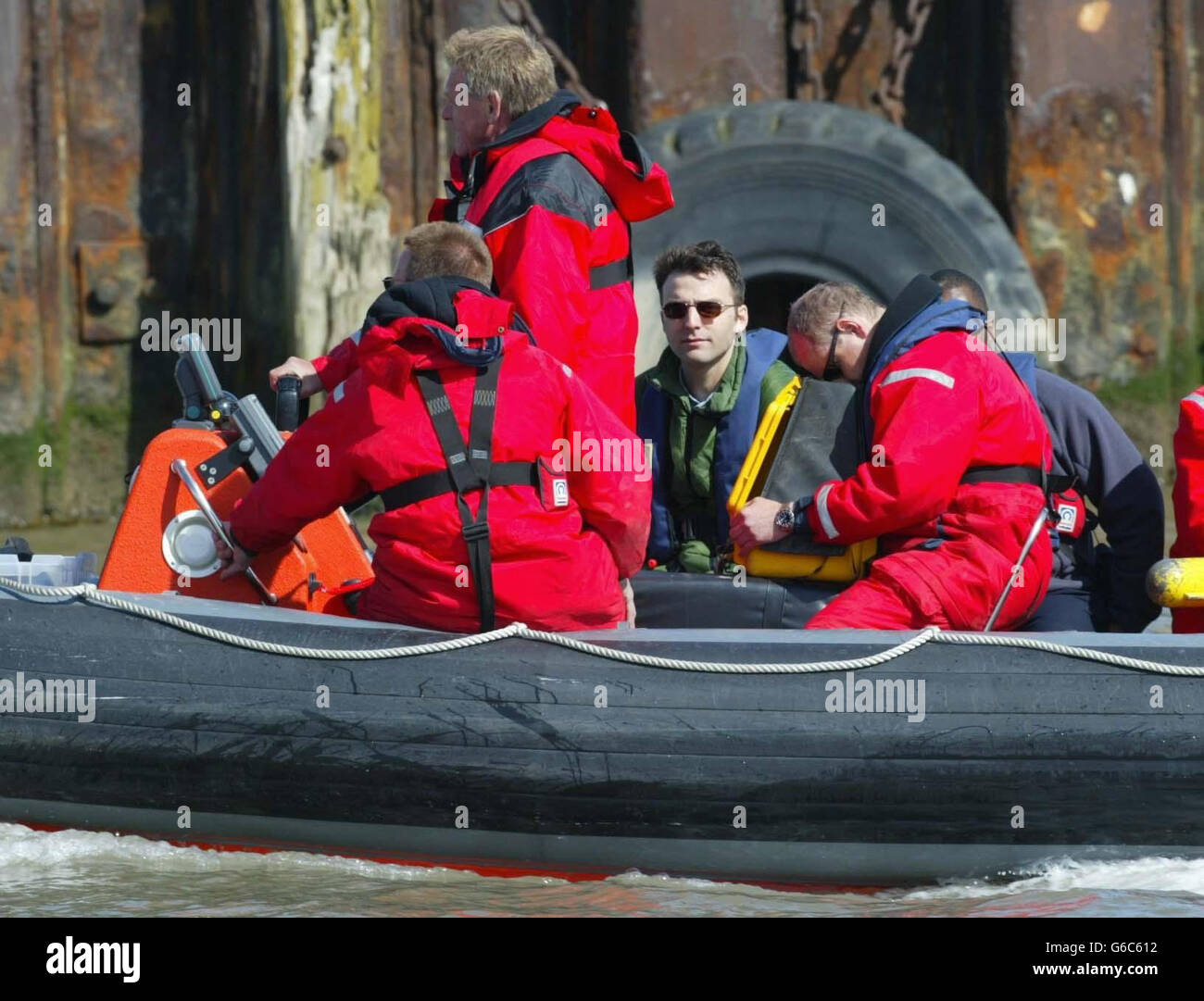 Die Polizei durchsucht den Fluss Yare nach dem vermissten Schuljungen ...