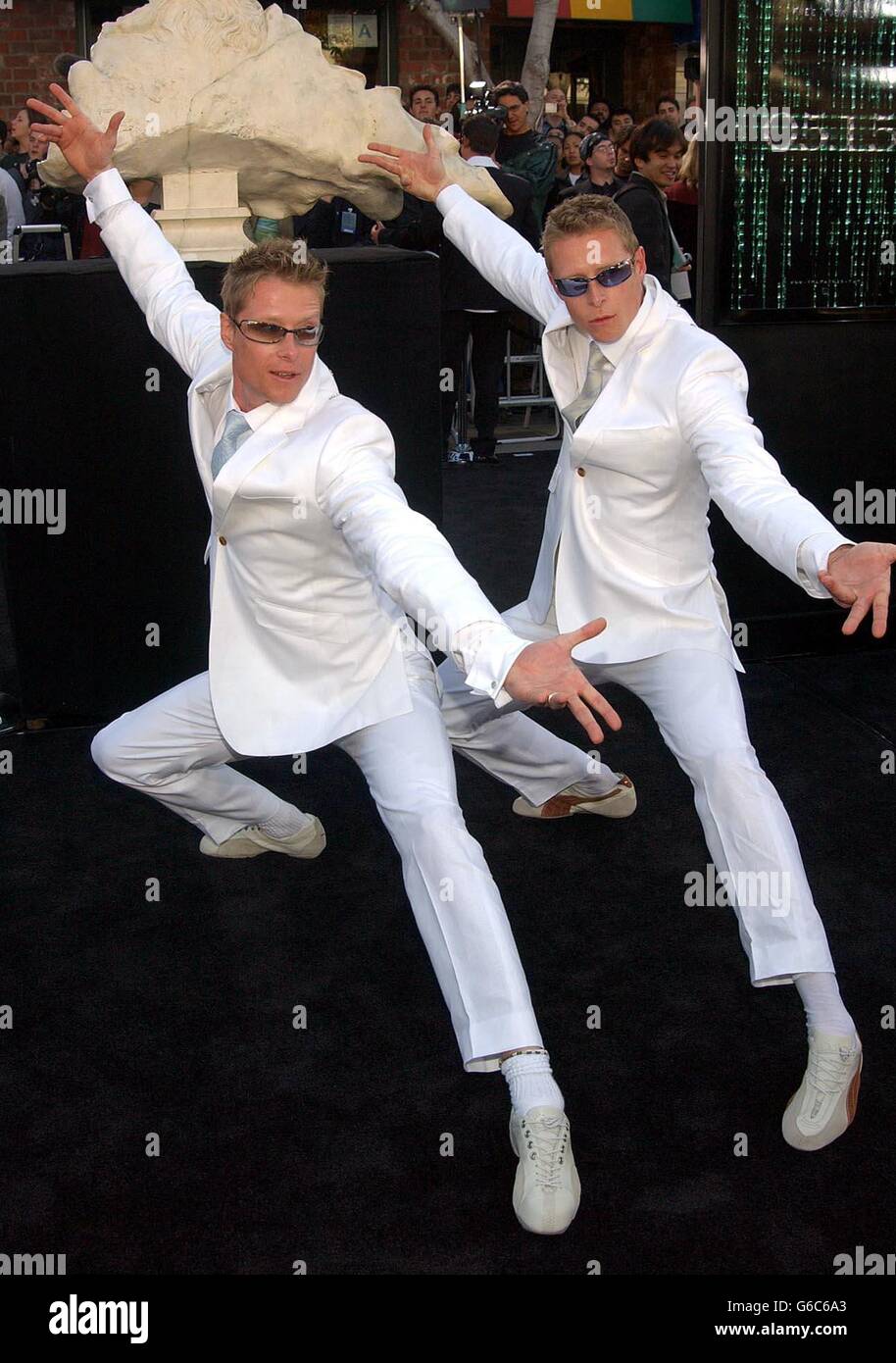 Actor twins neil and adrian rayment -Fotos und -Bildmaterial in hoher ...