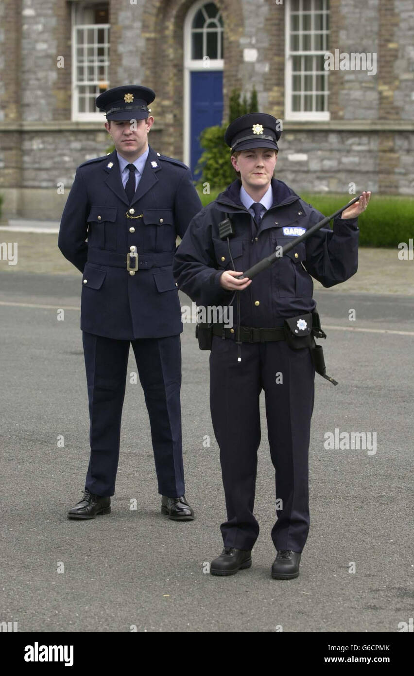 Neue garda uniform -Fotos und -Bildmaterial in hoher Auflösung – Alamy