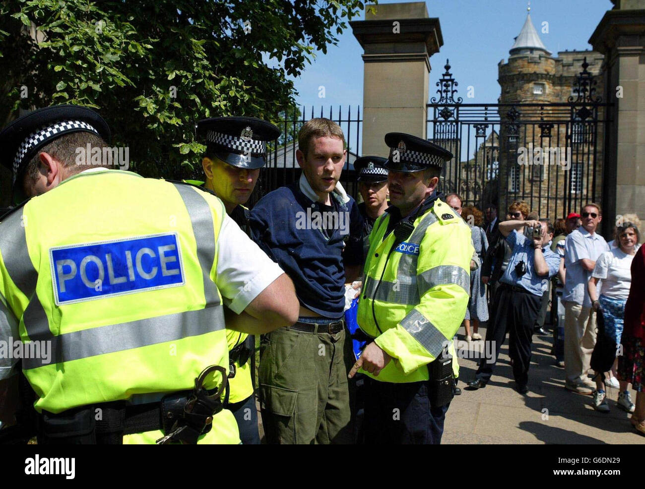 Politik verhaftet proteste gegen einheitliche handschellen -Fotos und ...