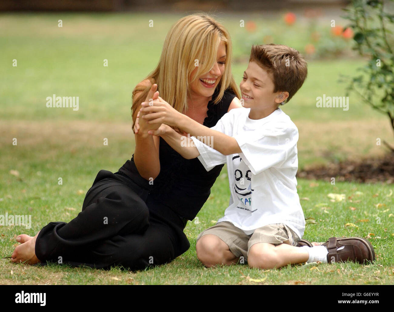 Fernsehmoderatorin cat deeley louis burrows -Fotos und -Bildmaterial in ...