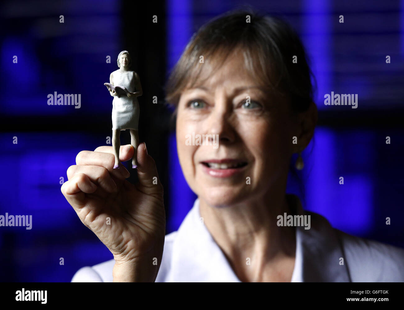 Jenny Agutter hält im Science Museum vor der Eröffnung von "3D ...