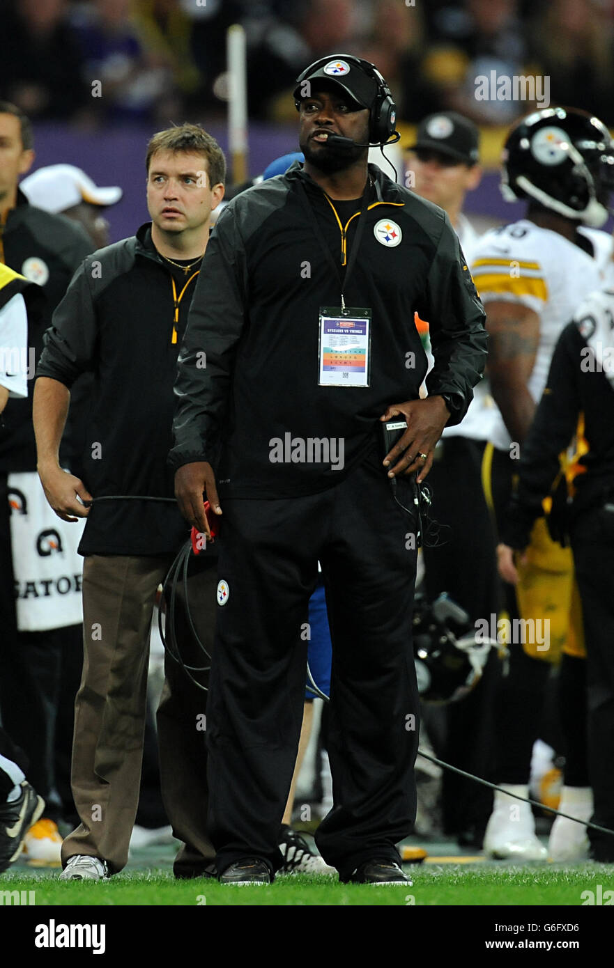 Pittsburgh Steelers Cheftrainer Mike Tomlin beim Spiel der NFL ...
