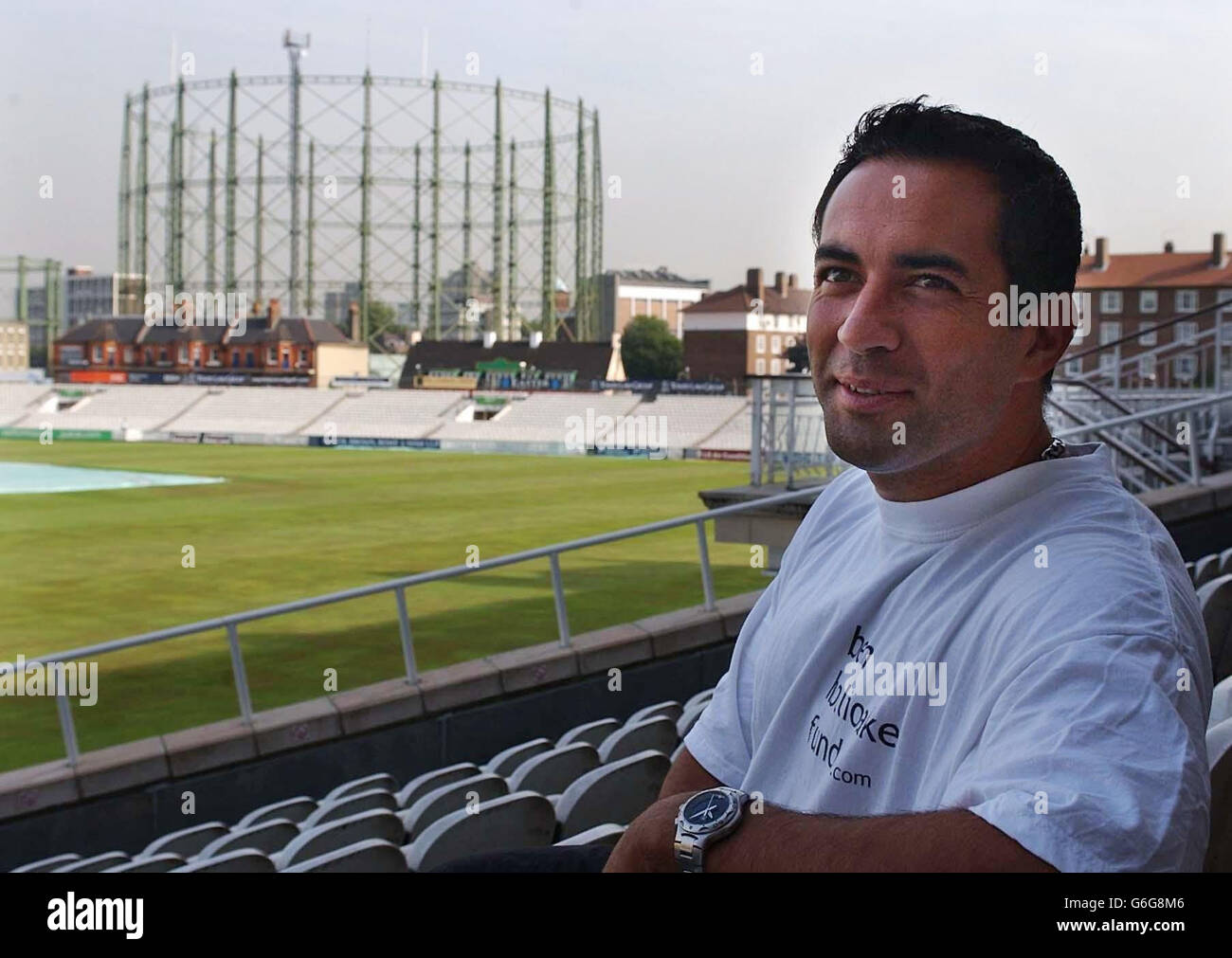 Cricket chase charity -Fotos und -Bildmaterial in hoher Auflösung – Alamy