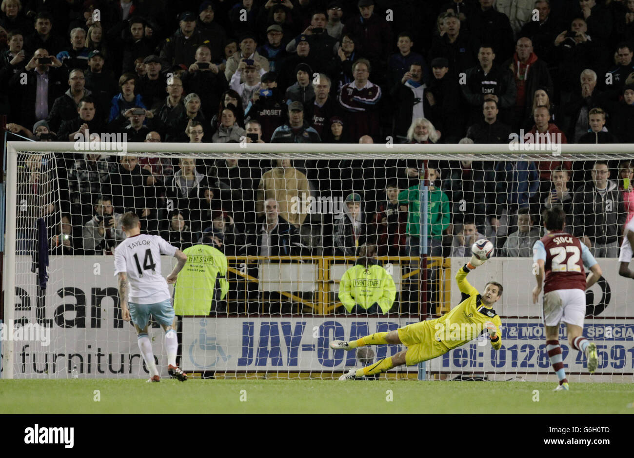 West ham uniteds matt taylor -Fotos und -Bildmaterial in hoher ...