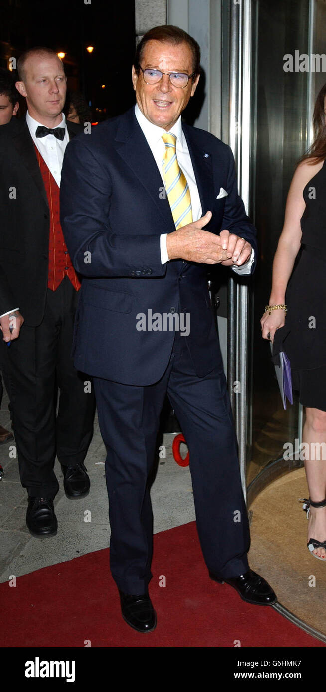 Geoffrey moore -Fotos und -Bildmaterial in hoher Auflösung – Alamy