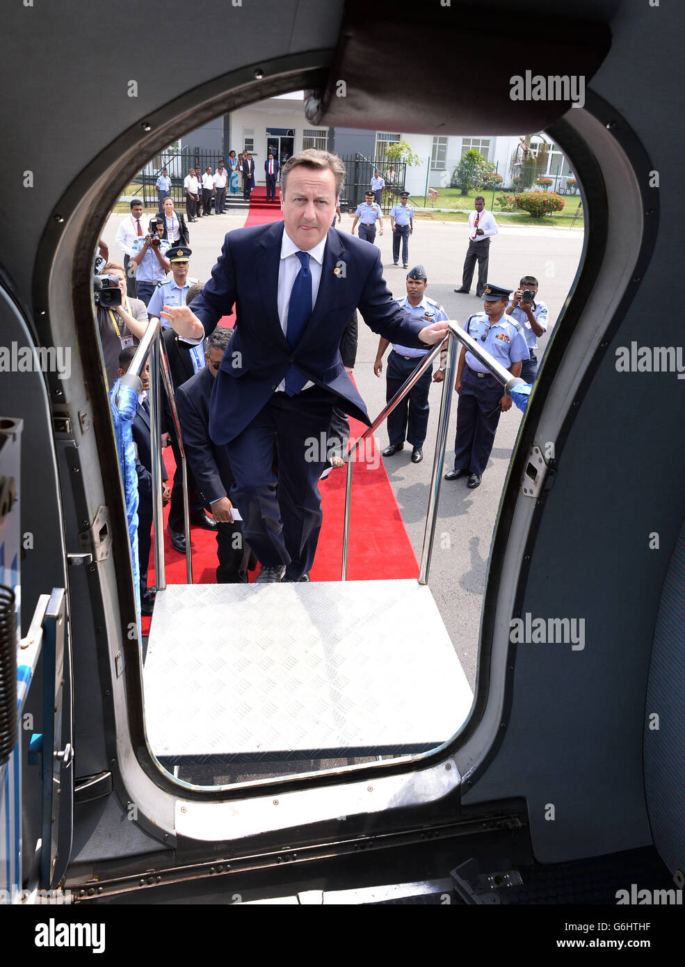 Premierminister David Cameron besteigen in Colombo ein Flugzeug, um ...