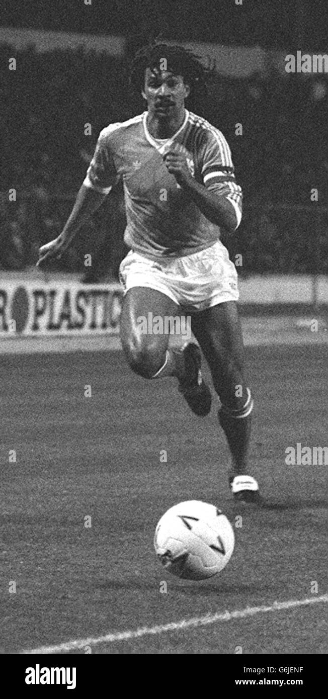 Ruud gullit Schwarzweiß-Stockfotos und -bilder - Alamy