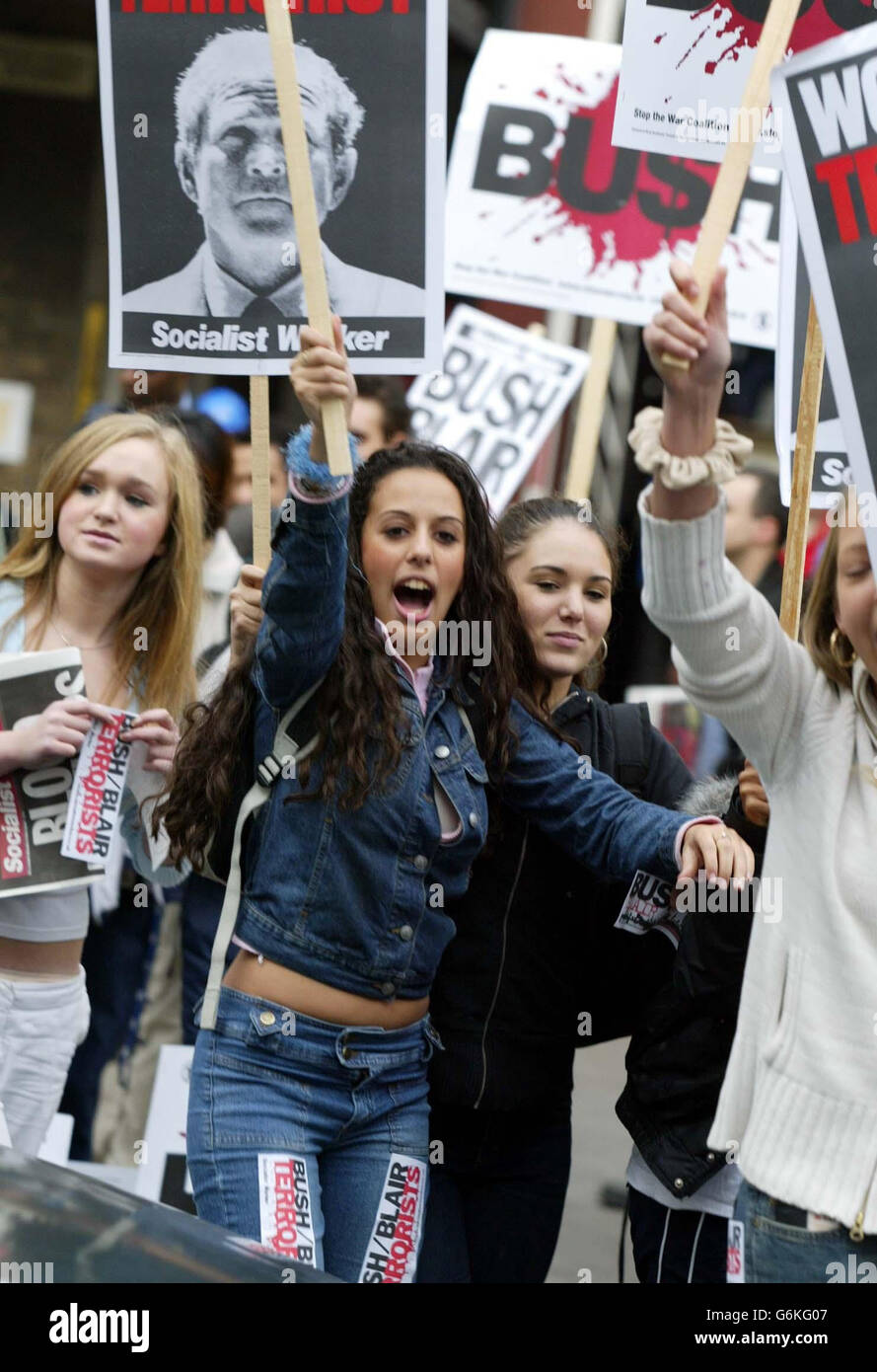 Protest tottenham court road -Fotos und -Bildmaterial in hoher ...