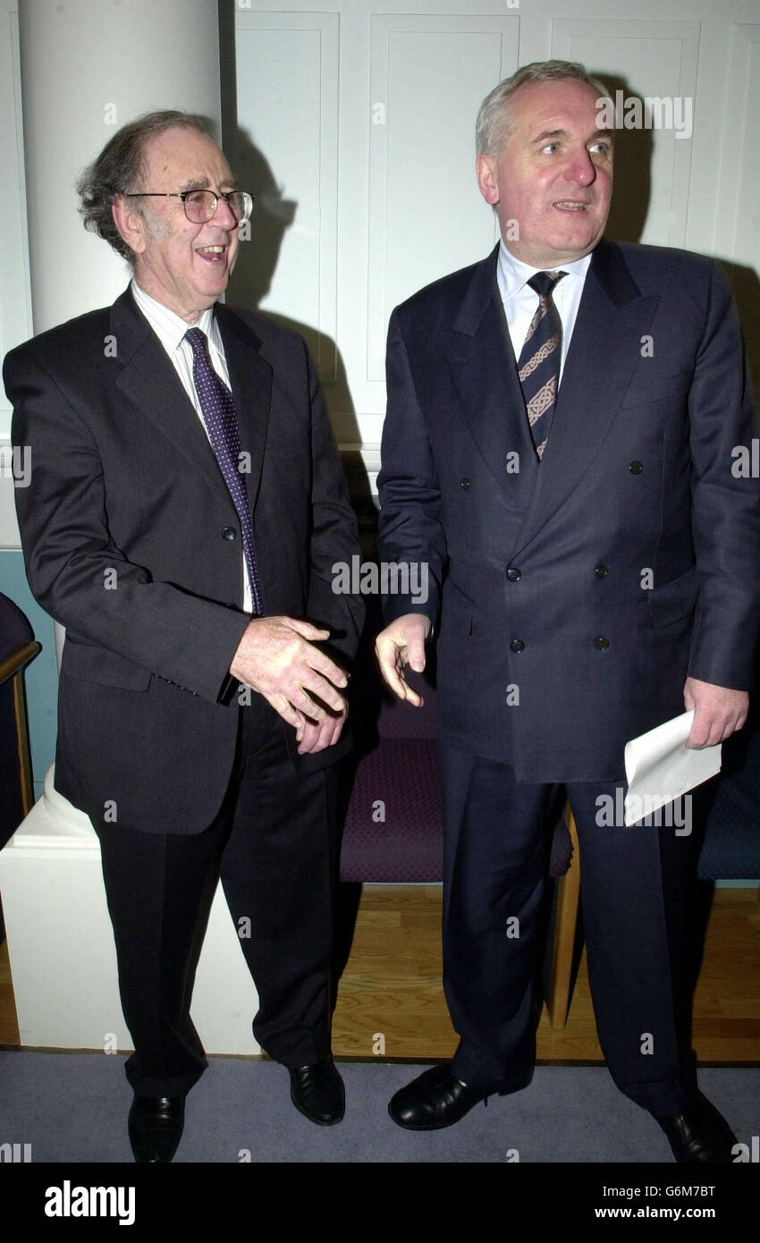 Ahern trifft richter henry barron -Fotos und -Bildmaterial in hoher ...