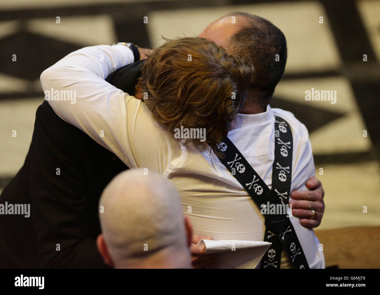 Bruce reynolds sohn nick bei der beerdigung seines vaters -Fotos und ...