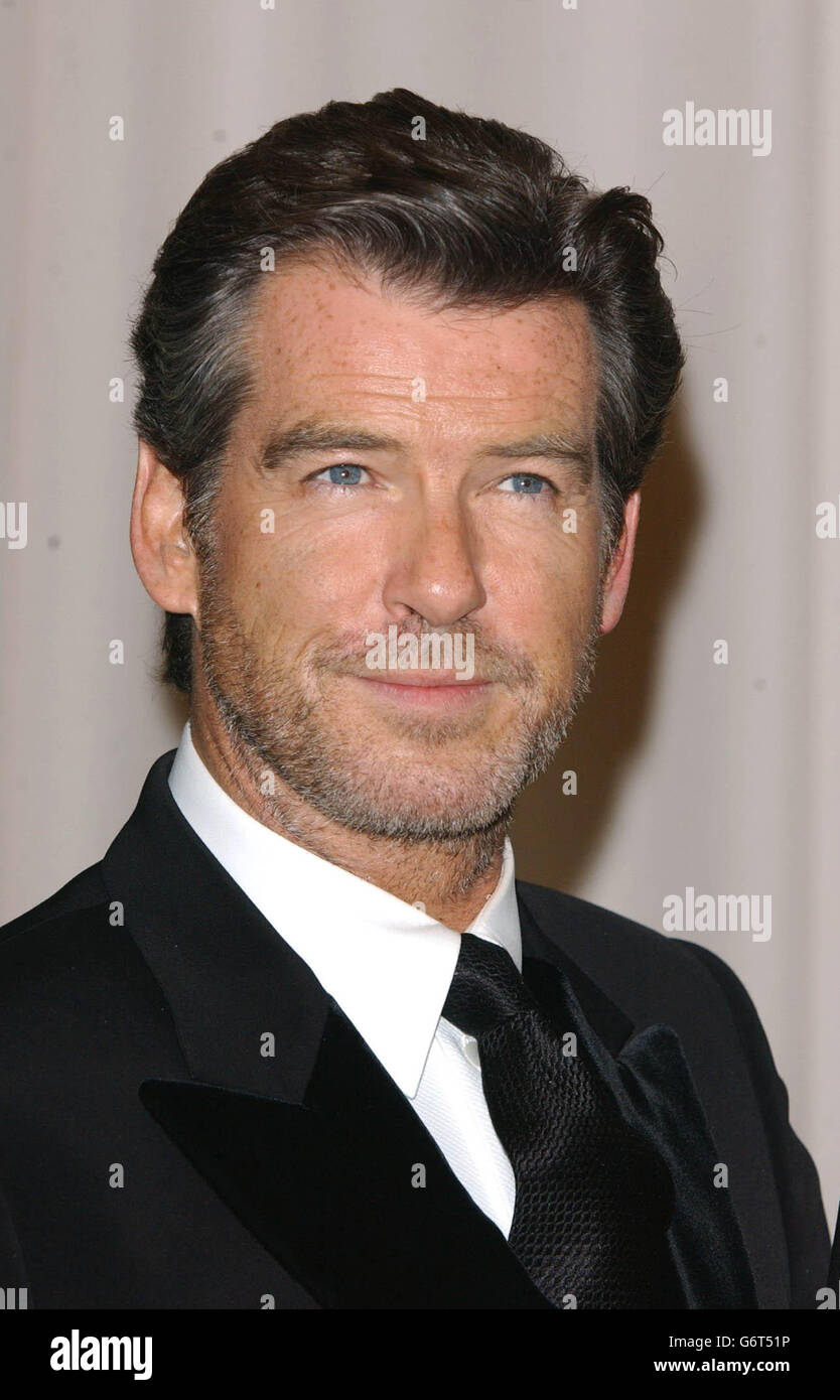 Pierce Brosnan Stockfotos und -bilder Kaufen - Alamy