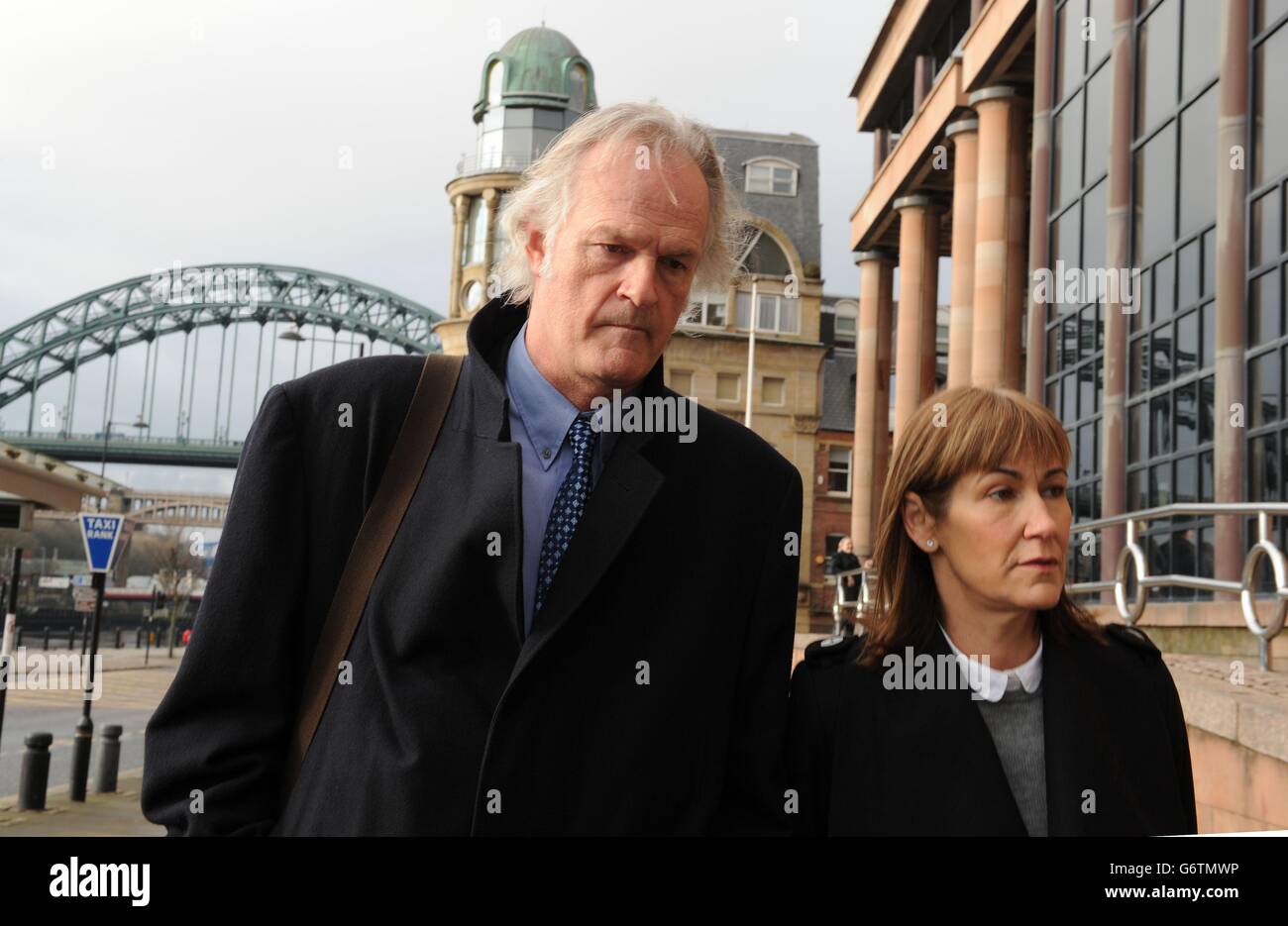 Clive mantel angriff -Fotos und -Bildmaterial in hoher Auflösung – Alamy