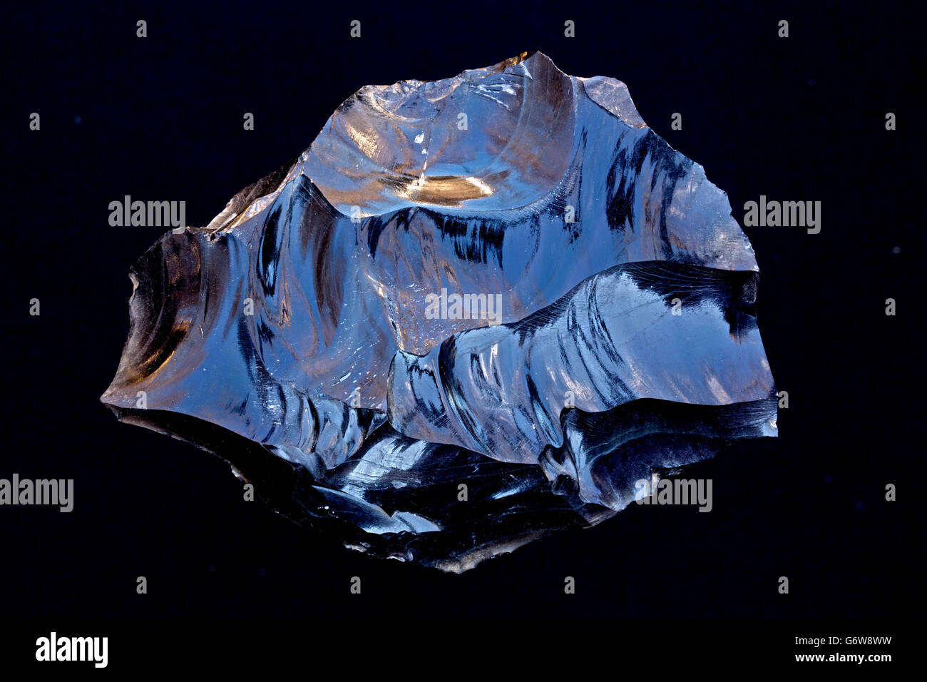 Magma obsidian -Fotos und -Bildmaterial in hoher Auflösung – Alamy