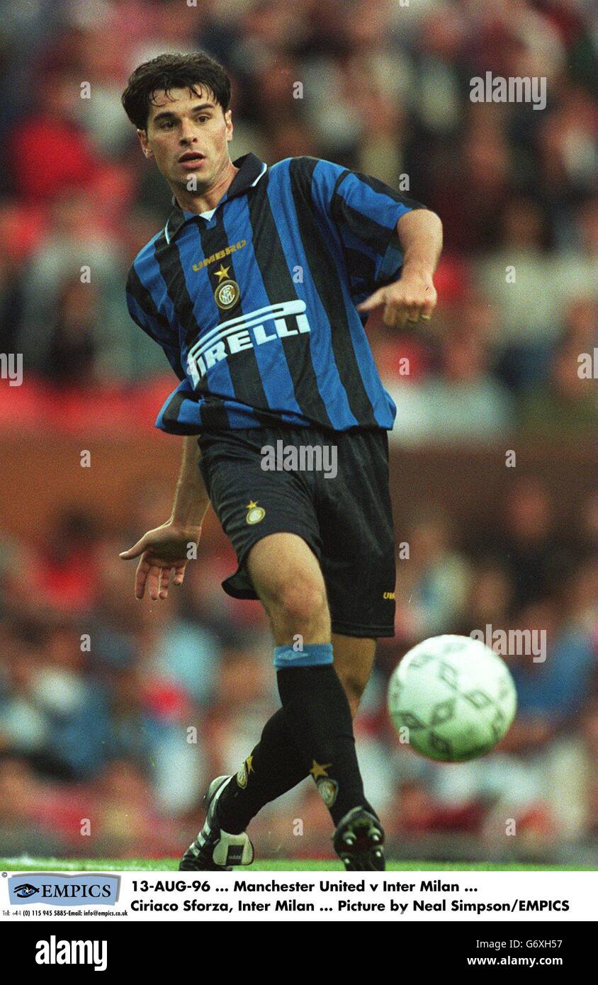 13 Aug 96 Manchester United V Inter Milan Ciriaco Sforza Stockfotos und ...