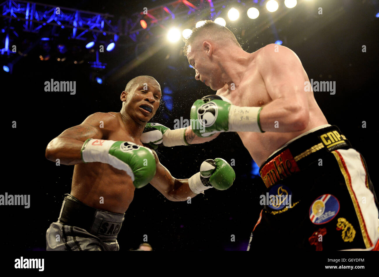 Boxing metro radio arena -Fotos und -Bildmaterial in hoher Auflösung ...