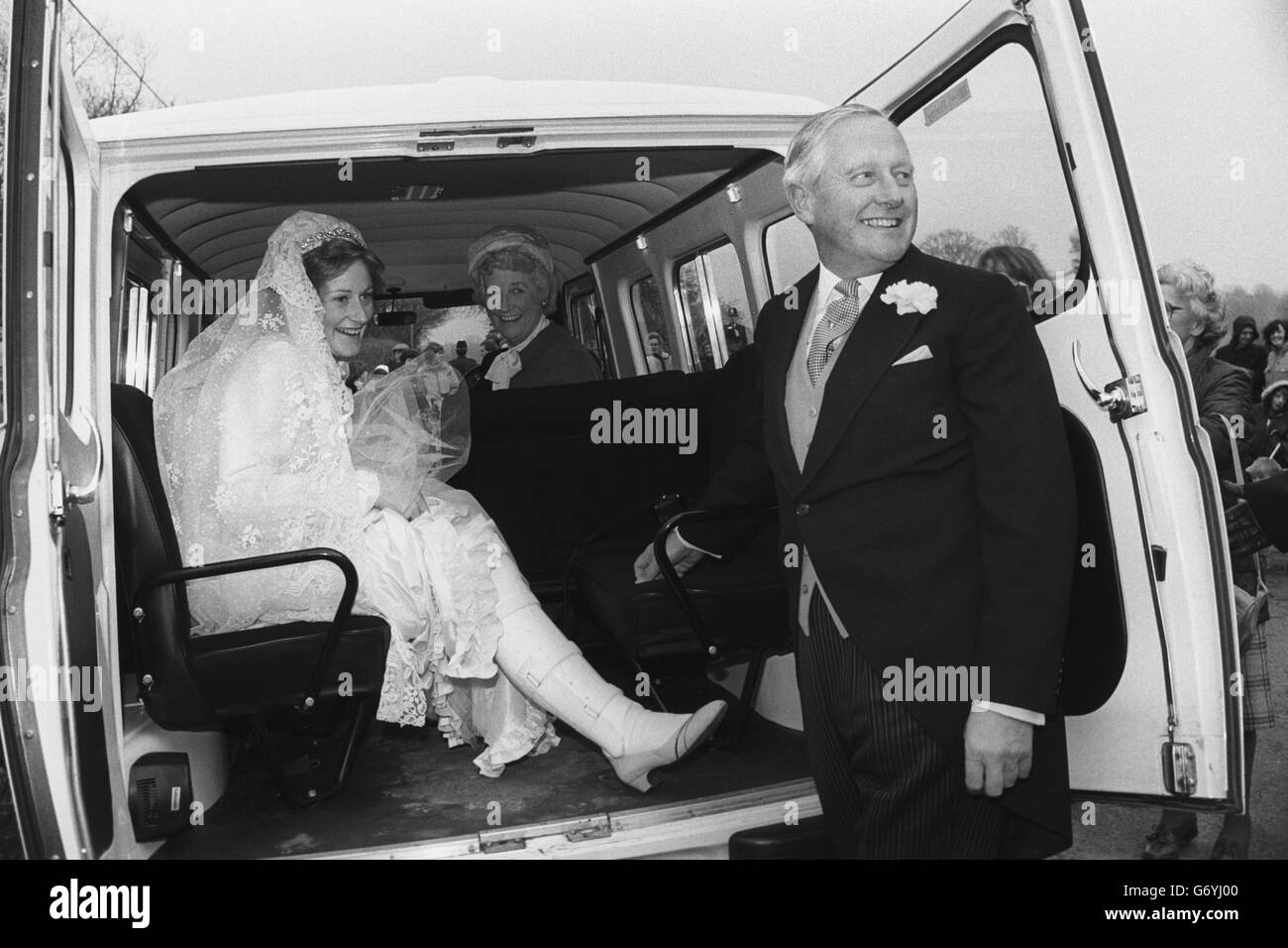 Nach ihrer letzten hochzeit -Fotos und -Bildmaterial in hoher Auflösung ...