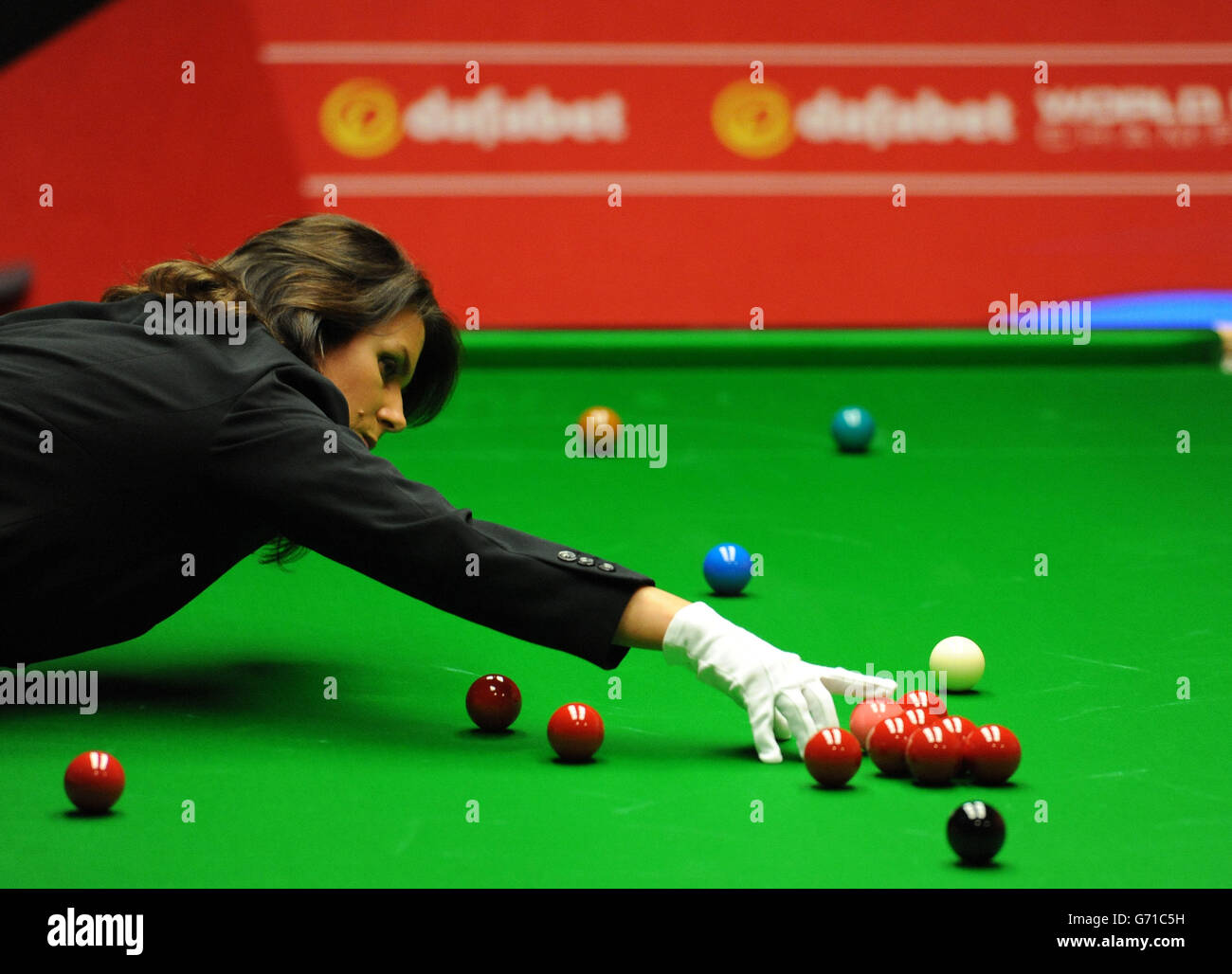 Schiedsrichter michaela tabb dafabet world snooker championships tiegel ...