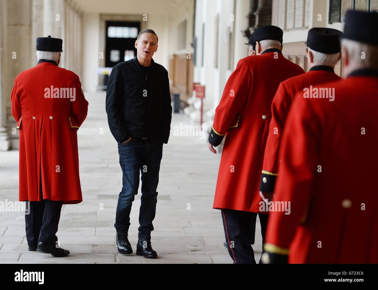 Der Sänger und Fotograf Bryan Adams trifft Chelsea Rentner im Royal ...