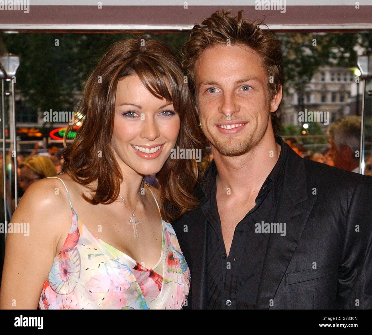 Louise Griffiths und Jenson Button kommen zur britischen Gala-Premiere ...