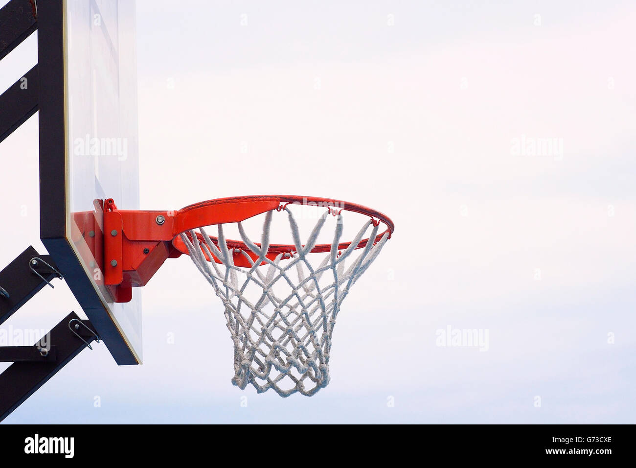 Basketball ball board net on -Fotos und -Bildmaterial in hoher ...