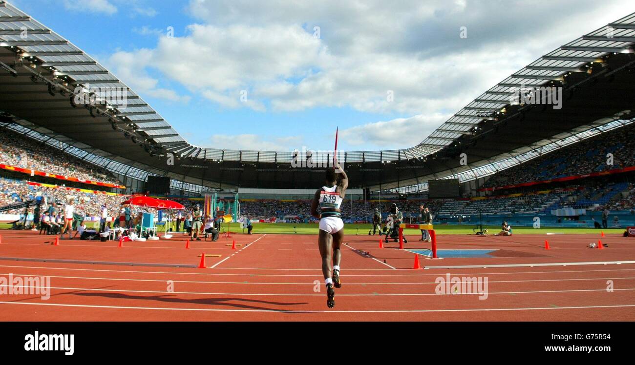 Margaret Simpson aus Ghana bereitet sich darauf vor, den Javelin am ...