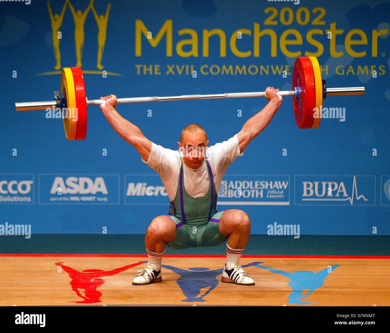 Sport gewichtheben action comgal -Fotos und -Bildmaterial in hoher ...