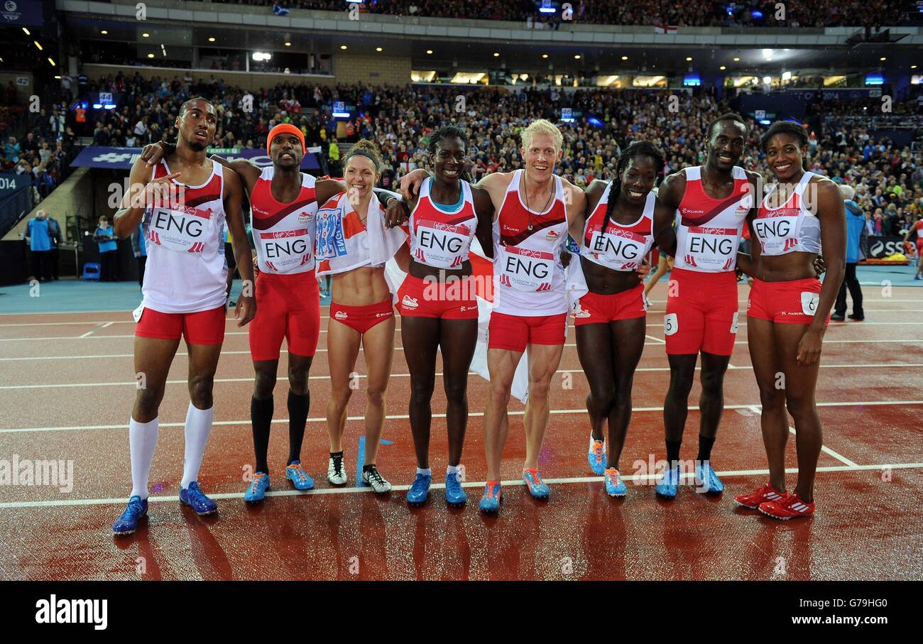 Die Männer- und Frauenstaffel im 4x400-m-Lauf in England (von links ...