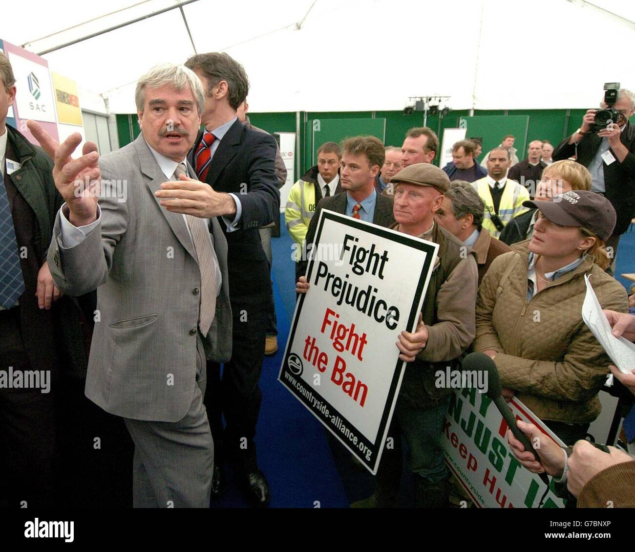 Lord whitty -Fotos und -Bildmaterial in hoher Auflösung – Alamy