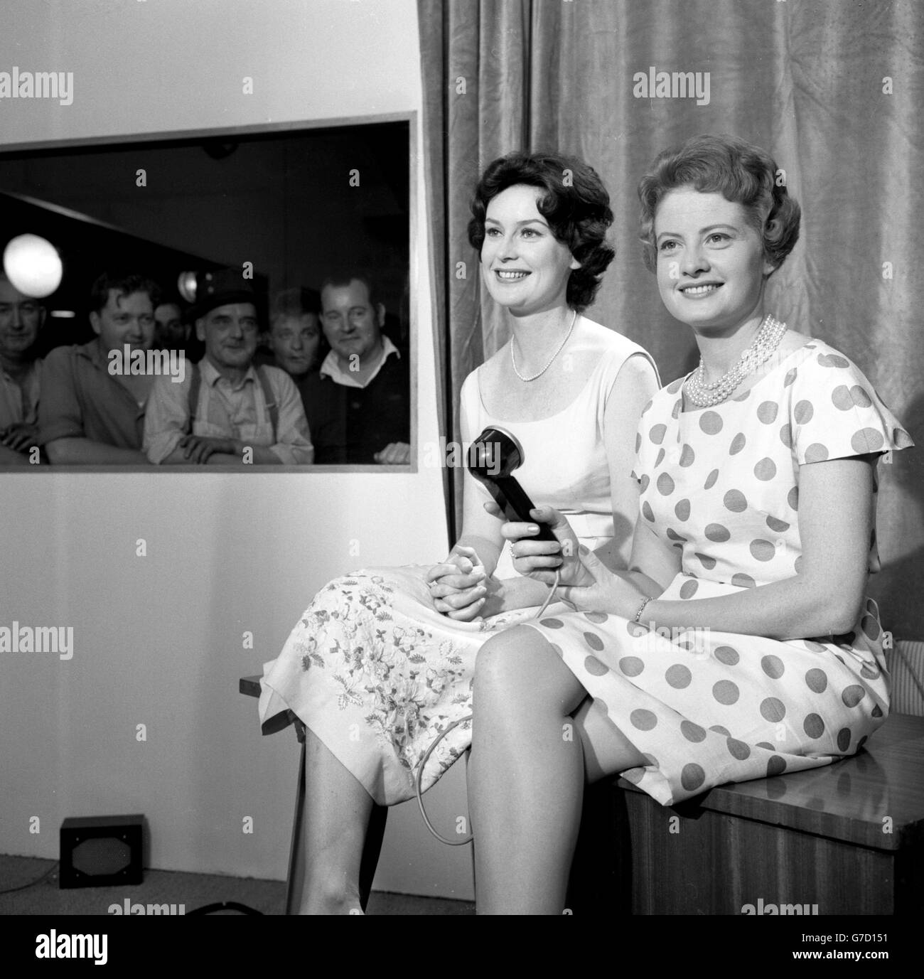 Lisa finlayson sheila tracy -Fotos und -Bildmaterial in hoher Auflösung ...