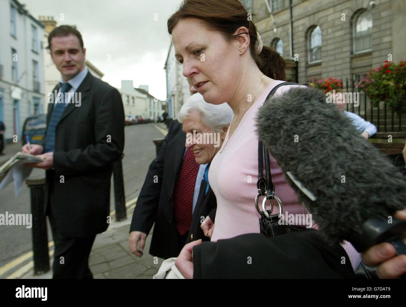 Leslie Ann Gault, 37, geht vom Omagh Crown Court, Nordirland, weg ...