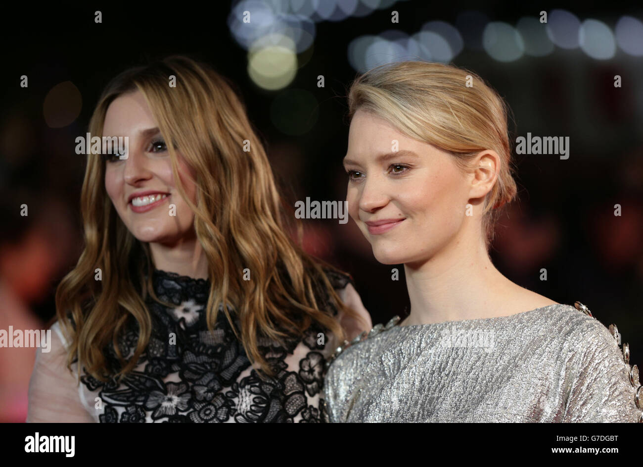 Showbiz bovary head shot headshot mangab -Fotos und -Bildmaterial in hoher Auflösung – Alamy