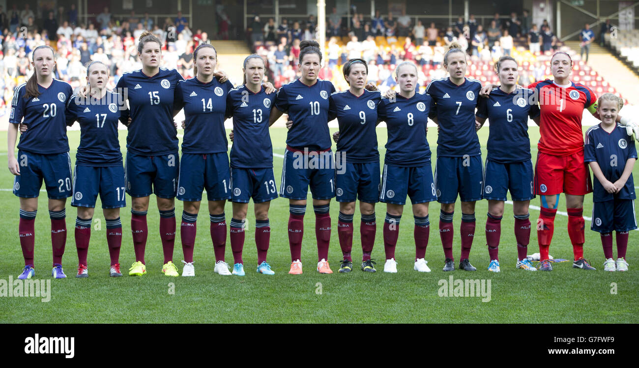 Von links nach rechts, Caroline Weir, Frankie Fantom Brown, Jennifer ...