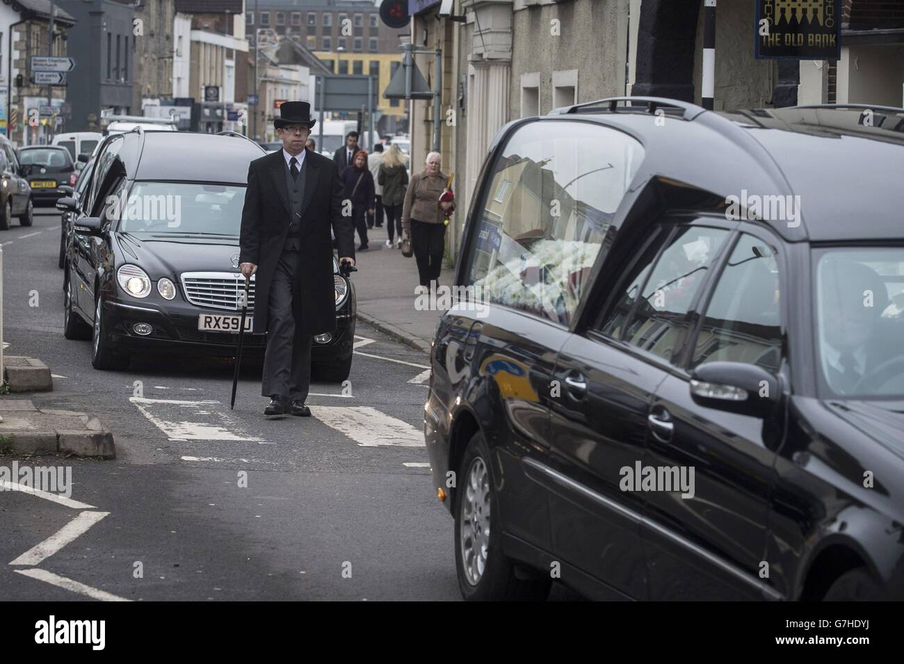 Die trauergemeinde ben pocock -Fotos und -Bildmaterial in hoher ...
