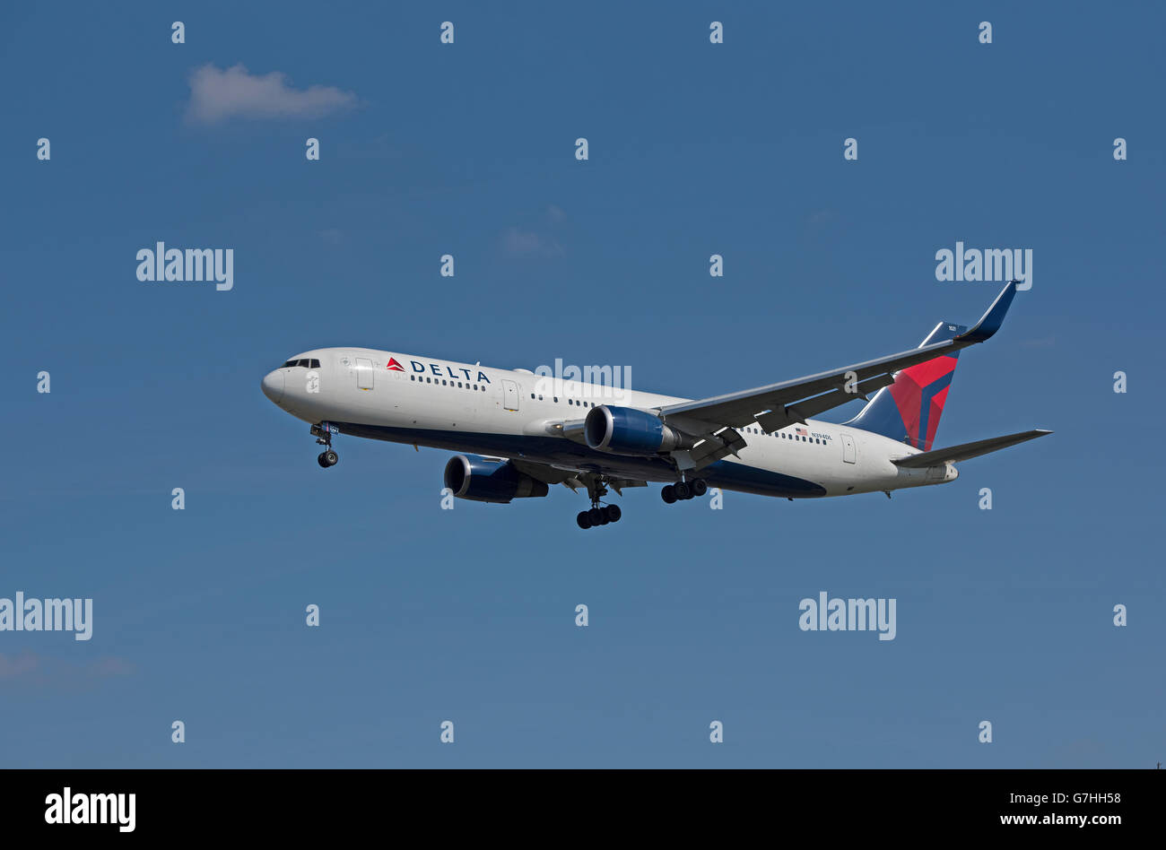 Delta 767 landung -Fotos und -Bildmaterial in hoher Auflösung – Alamy