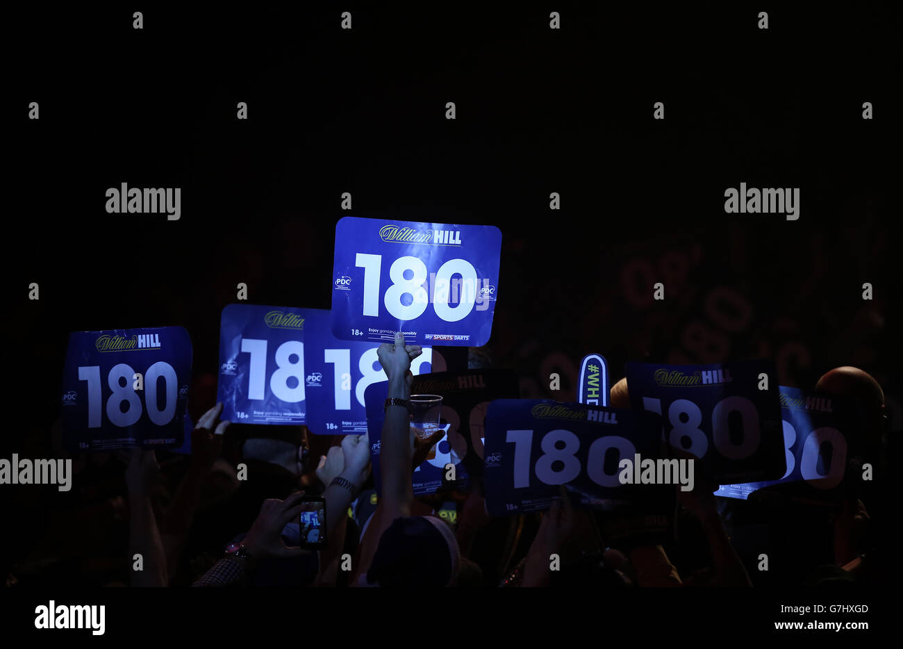 180 darts -Fotos und -Bildmaterial in hoher Auflösung – Alamy