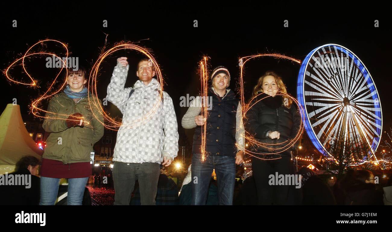 Von links nach rechts becky ali -Fotos und -Bildmaterial in hoher ...