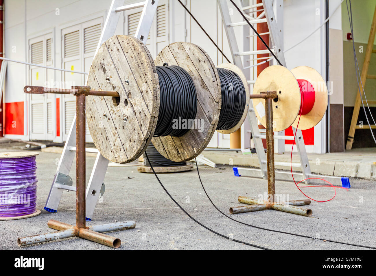 Spool Of Electric Cable Stockfotos und -bilder Kaufen - Alamy