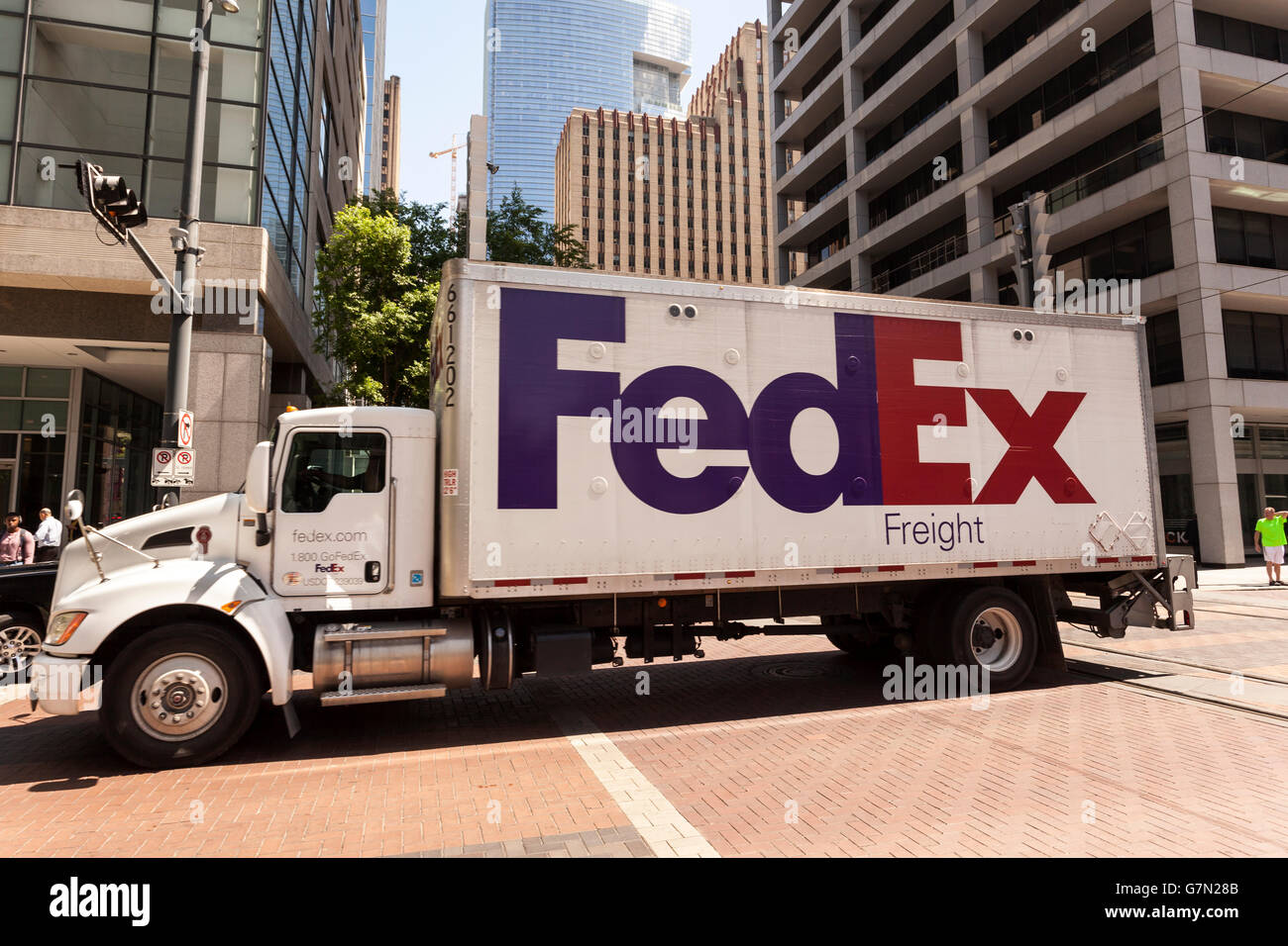 Fedex truck -Fotos und -Bildmaterial in hoher Auflösung – Alamy
