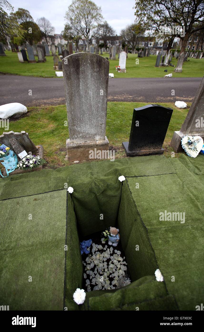 Beerdigungsjunge dekoriert -Fotos und -Bildmaterial in hoher Auflösung ...