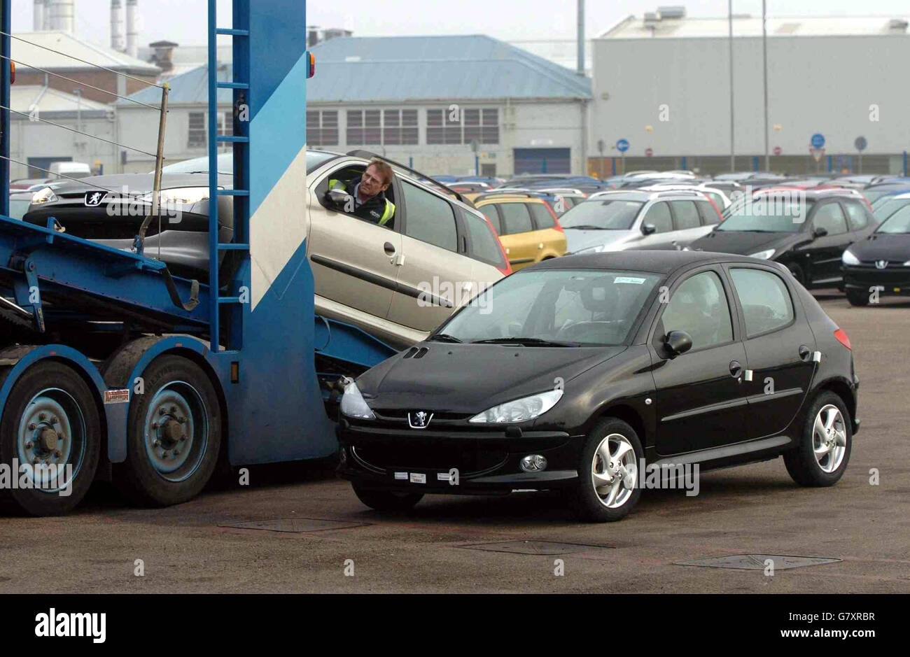 Peugeot laden -Fotos und -Bildmaterial in hoher Auflösung – Alamy