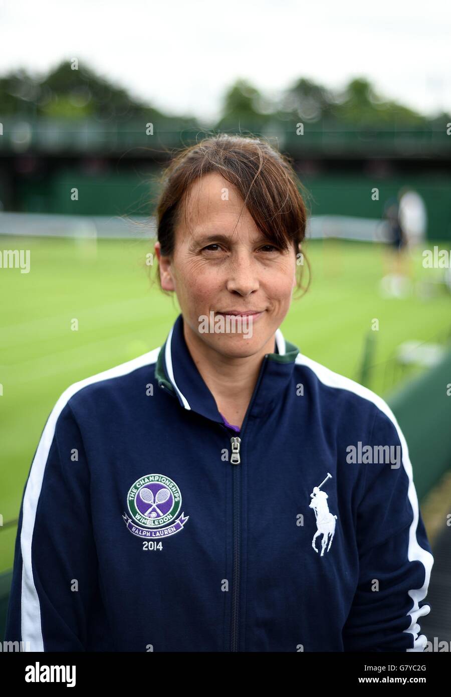 Wimbledon Leiter der Balljunge training Sarah Goldson posiert für ein ...