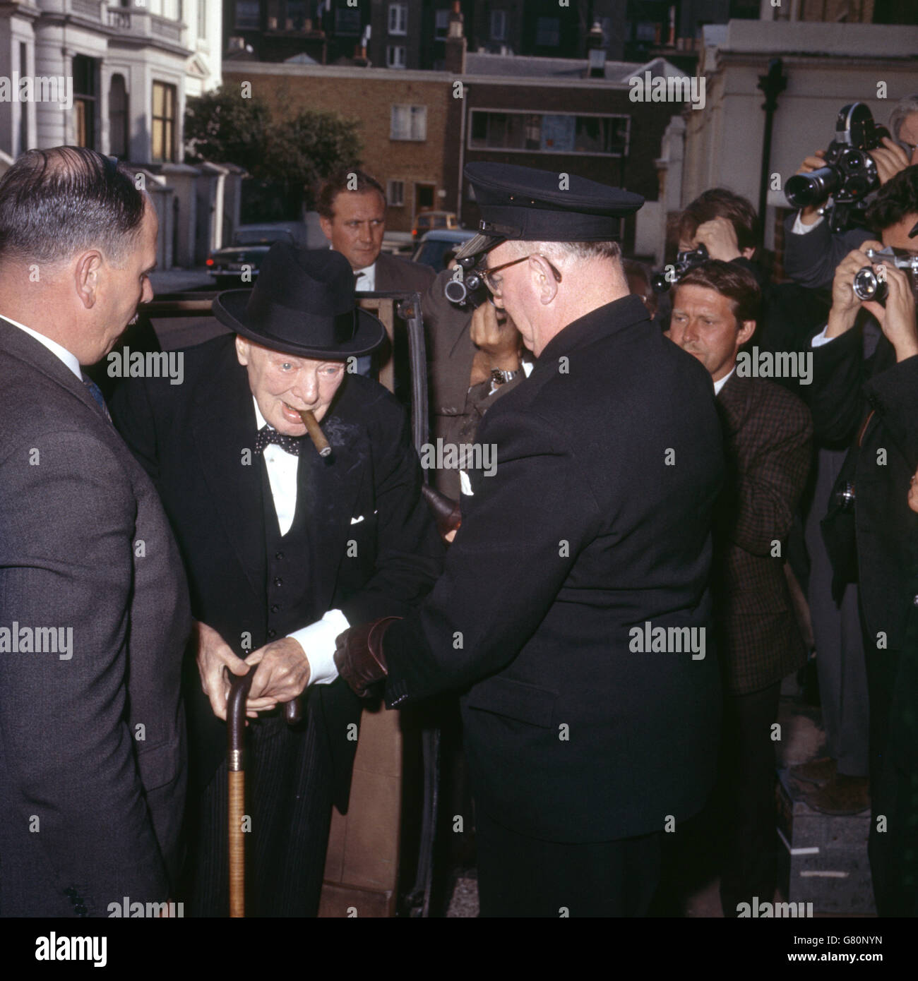 Zigarre winston churchill -Fotos und -Bildmaterial in hoher Auflösung ...