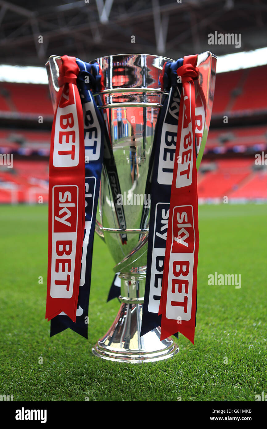 Eine allgemeine Ansicht der Sky Bet League One Play Off Trophy Stockfotografie Alamy