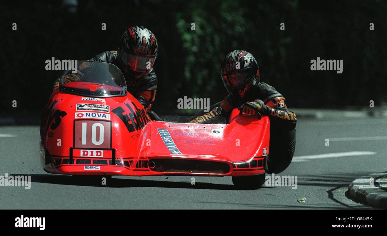 Motorcycling - Isle of man T.T. Rennen - Sidecar Races. Eddy Wright und ...