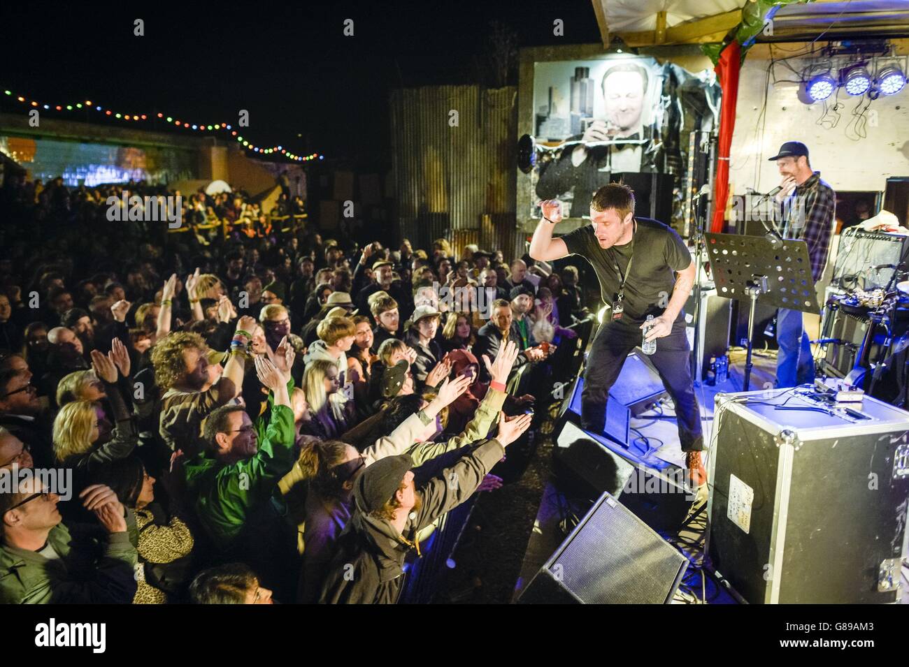 Musiker andrew robert lindsay fearn -Fotos und -Bildmaterial in hoher ...