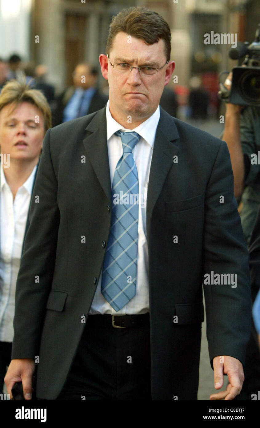 DC David Ridley verlässt den High Court. Der Mann, der einen Optiker ...