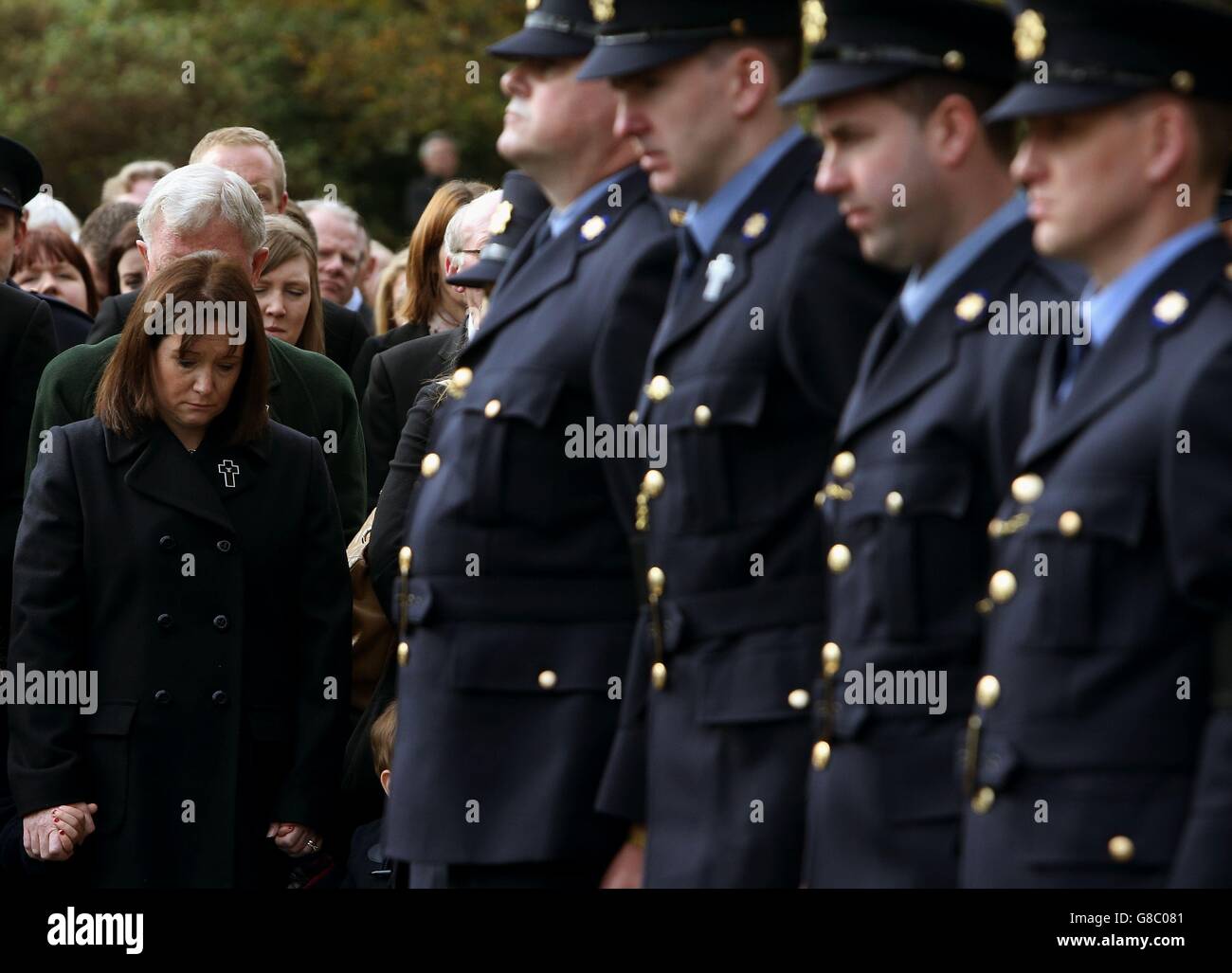 Nicola Golden, Ehefrau des ermordeten Garda Tony Golden, als die ...