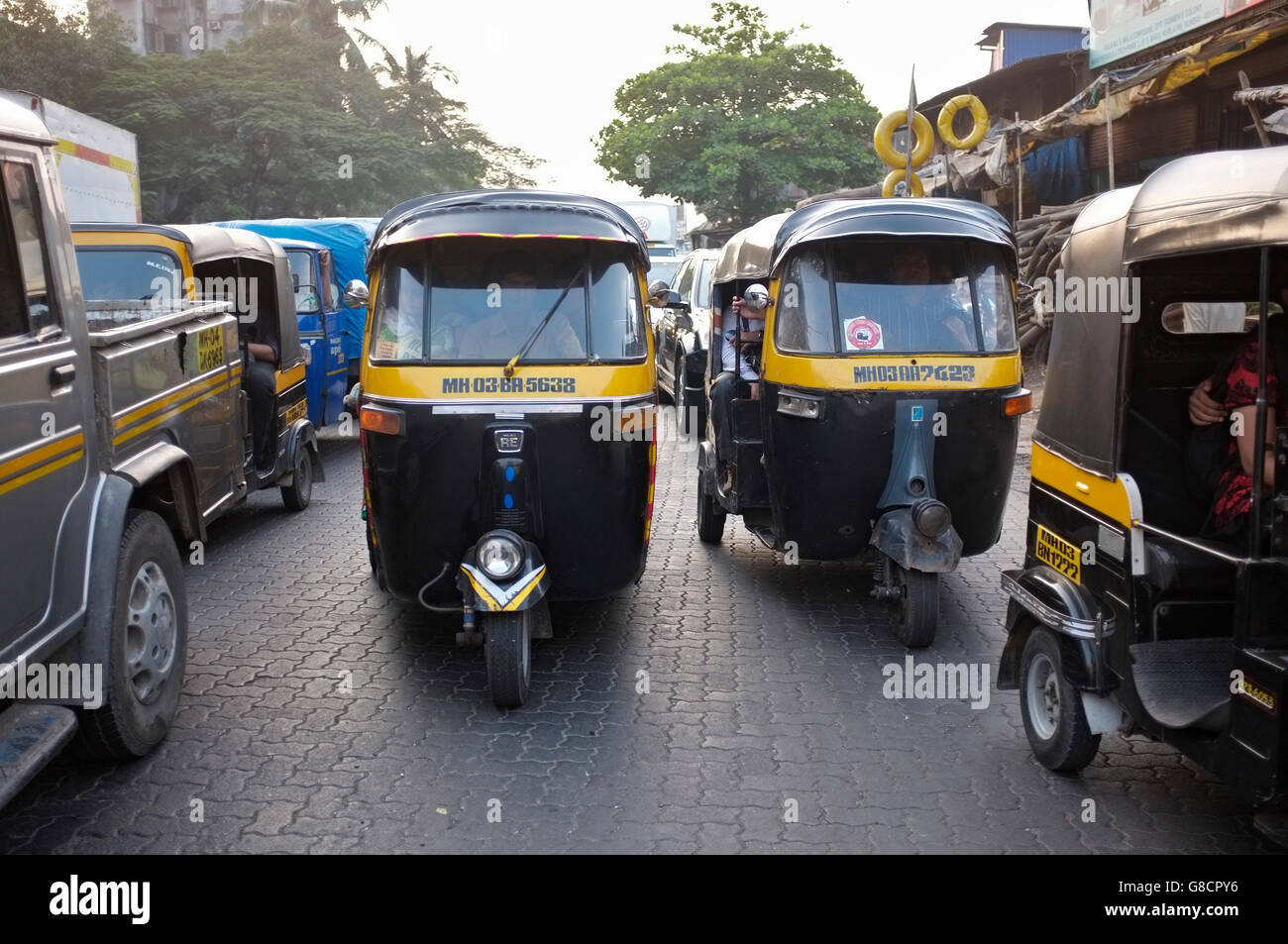 Auto rickshaws driver -Fotos und -Bildmaterial in hoher Auflösung – Alamy
