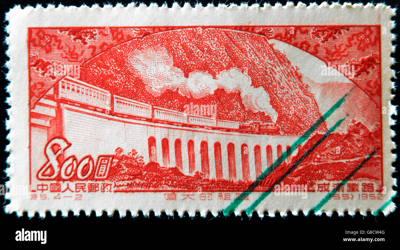 CHINA - CIRCA 1952: Eine Briefmarke gedruckt in China zeigt Personenzug mit Dampflok auf der ...